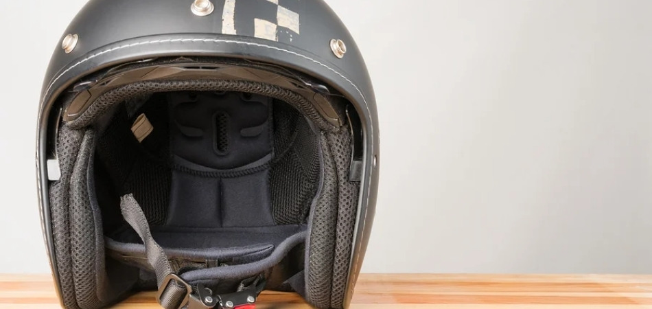 How Do Motorcycle Helmets Prevent Concussions? - HelmetsAdvisor.com
